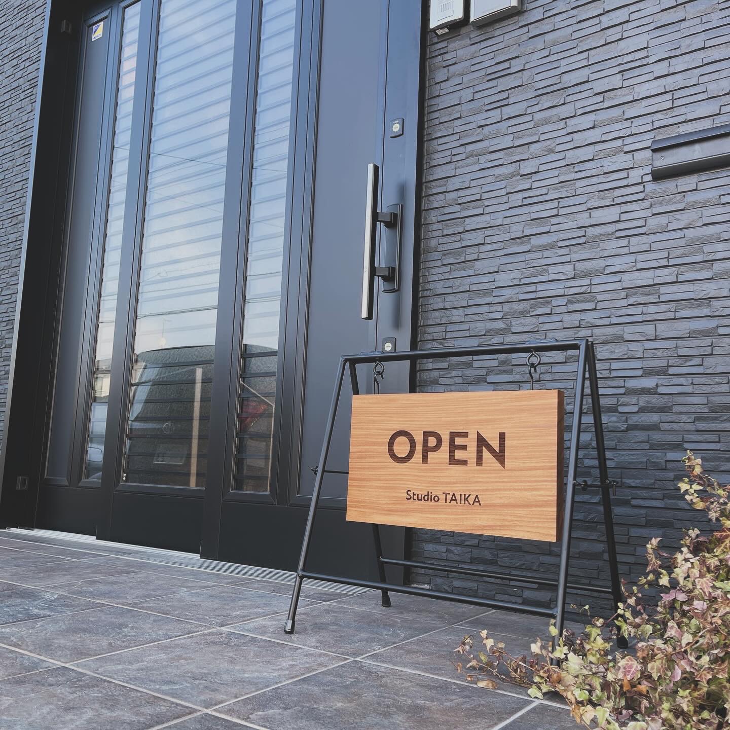 店舗入り口に看板設置しました！ | StudioTAIKA